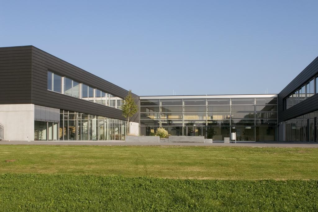 School building, Kolbermoor (Germany) | VMZINC World