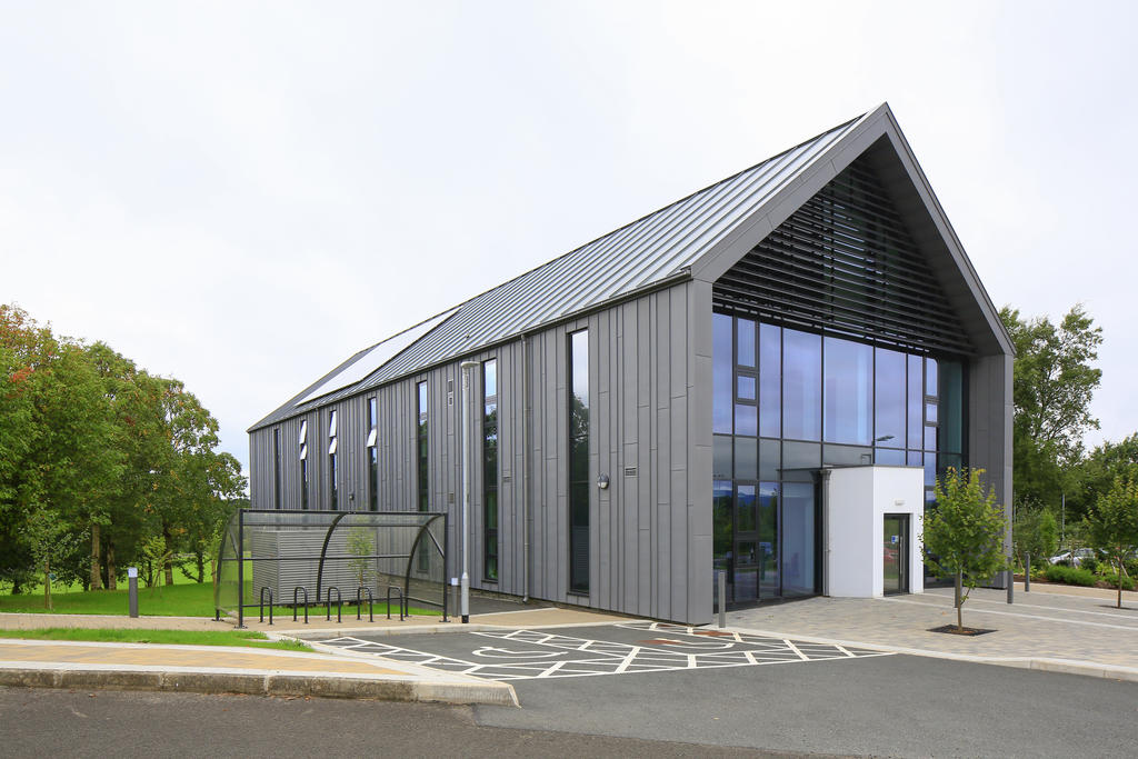 Rivers Agency Headquarters Loughry College, Cookstown (UK) | VMZINC UK